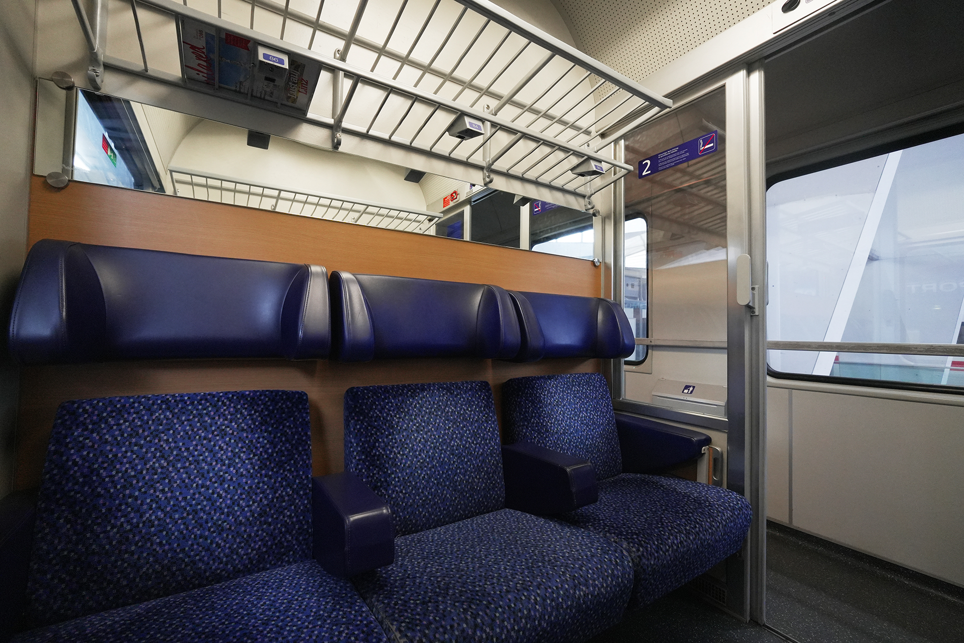 【車両紹介】Bmz61＜2等車コンパートメント＞｜オーストリア鉄道ラボ