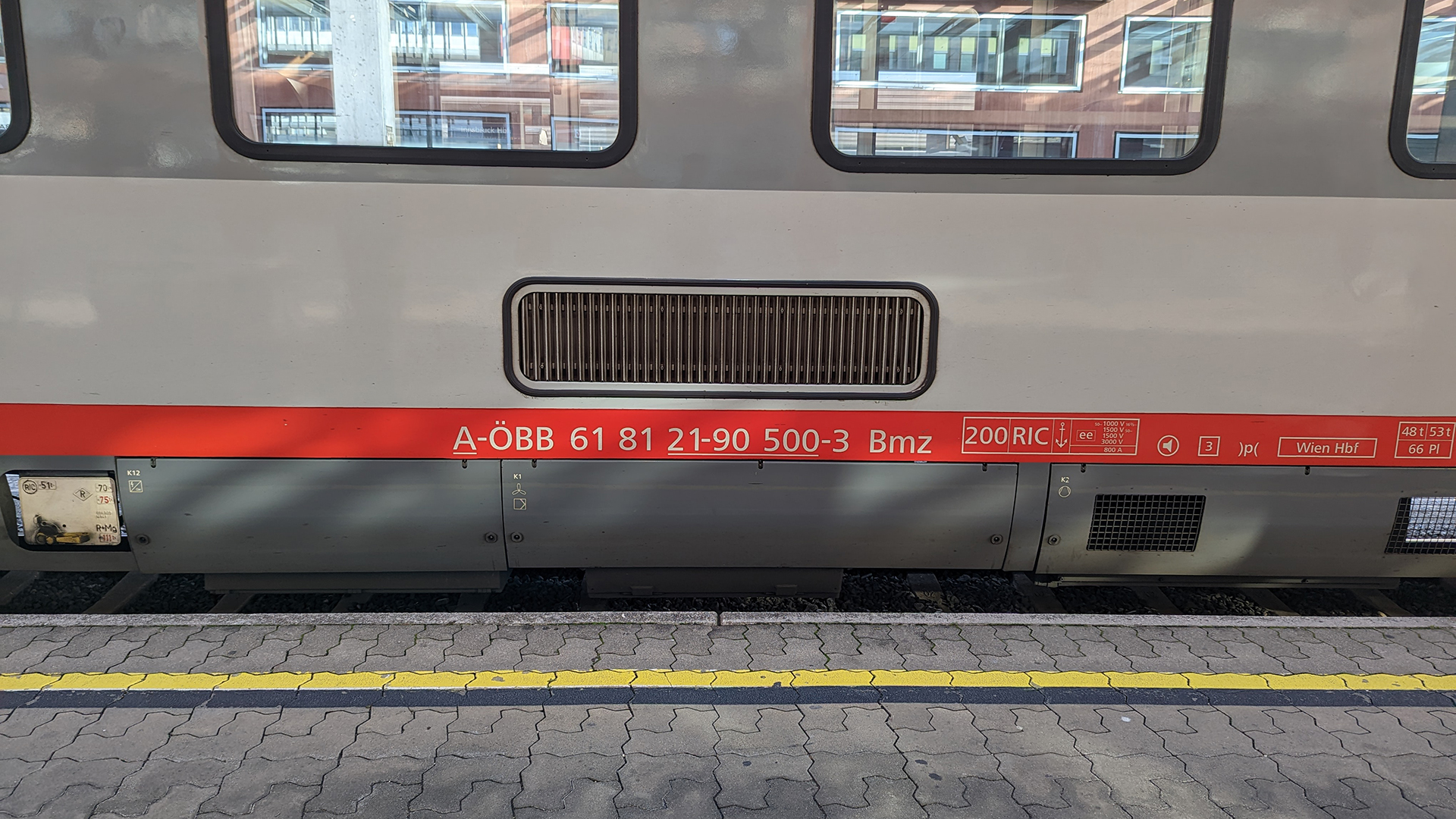 【車両紹介】Bmz61＜2等車コンパートメント＞｜オーストリア鉄道ラボ